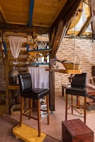 Casa (Holiday Home with Swimming Pool) | Sala | Televisor de 25 polegadas com canais digitais
