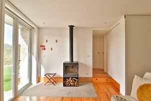 Smart TV 50 polegadas com canais a cabo, TV, lareira