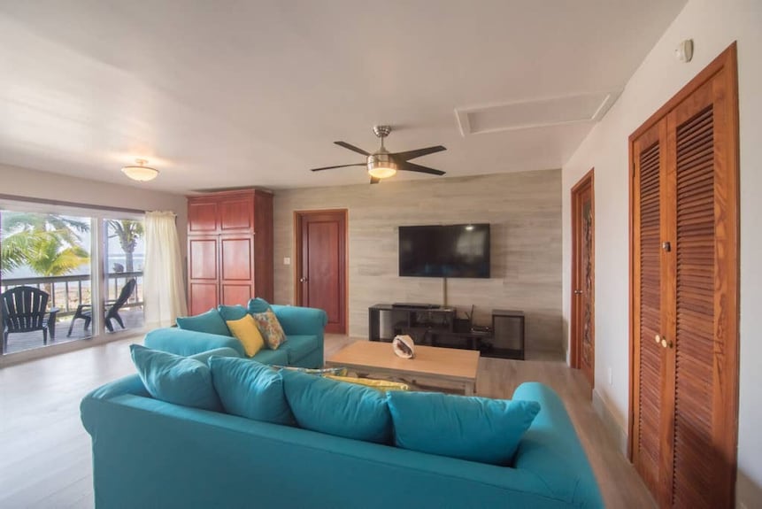 Dream Beach Home! Snorkel Reef Off 400' Dock! - Honduras