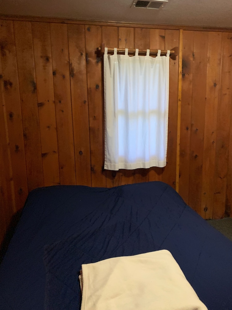 (Depine) Cozy 3 Bedroom Cottage Lakefront/beachfront - Pets Ok - Tawas City, MI