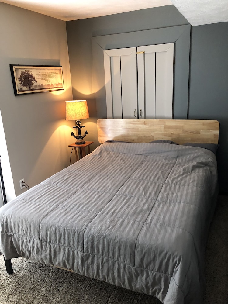 Cozy Lakeside Retreat - Lake View, IA