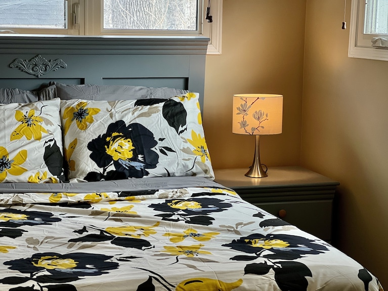 4 Seasons Waterfront Cottage With Hot Tub On Lake Simcoe - Orillia