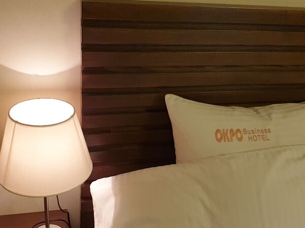 Okpo Business Hotel - Tongyeong-si