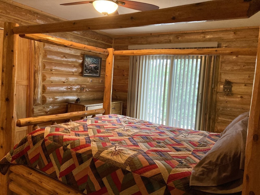 Lodge On The Manistee: Sun-drenched Days & Cool River Nightsbook Your Summer Escape - Grayling, MI