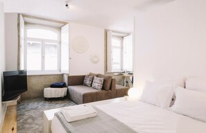 Apartamento, 1 quarto | 1 quarto, secretária adequada para computadores portáteis 