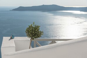 Villa, banheira de hidromassagem grande, vista para o mar | Vista da varanda