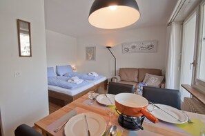 Estúdio | Sala de estar | TV de ecrã plano 