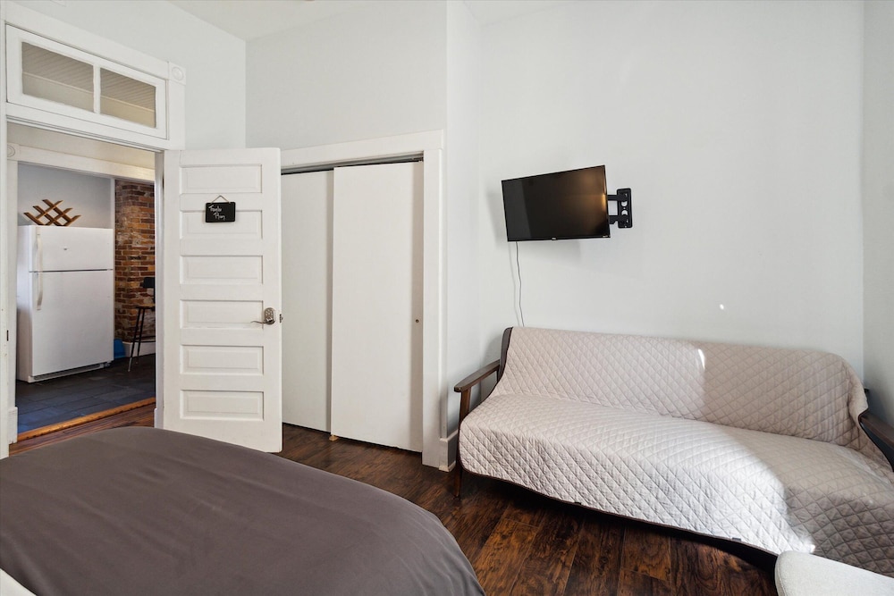 Perfect Place For Bachelorette & Birthday Weekends - Savannah, GA