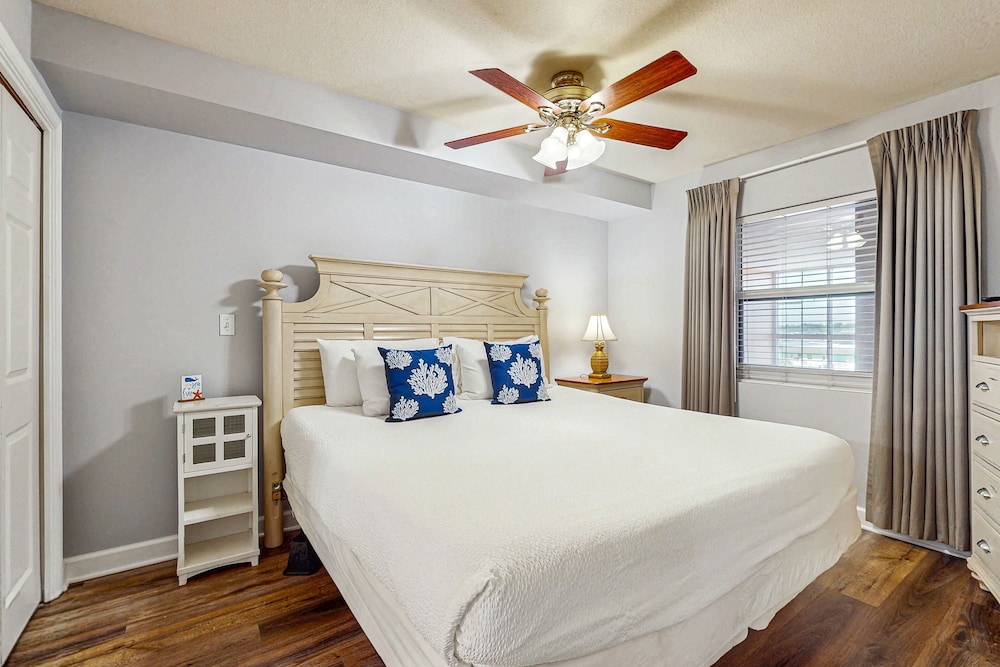 3rd-floor, Gulf-front Condo With Seasonal Beach Setup - Near Entertainment - Fort Walton Beach, FL