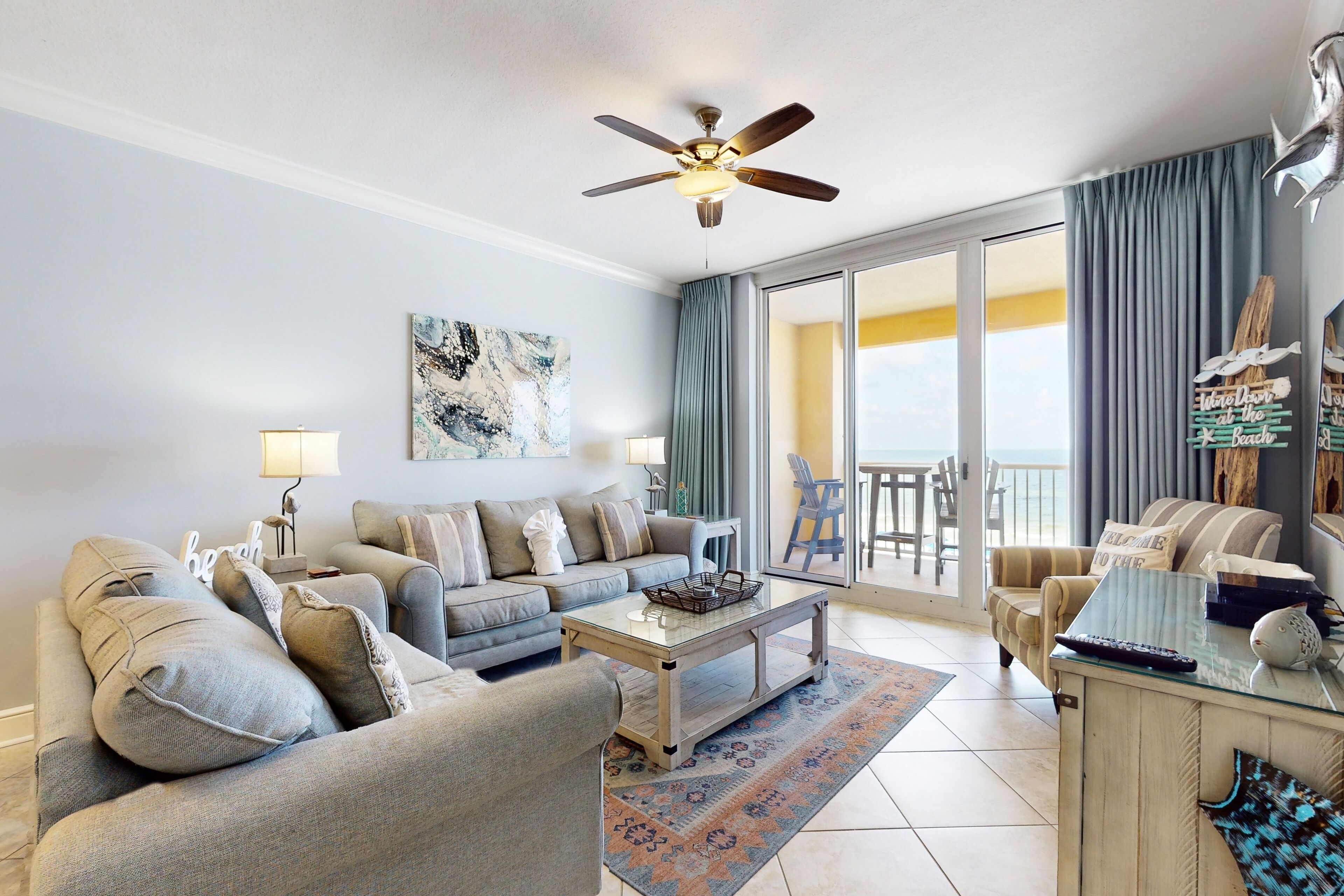 Stunning Gulf Front Condo Steps From The Sand W/ Shared Pool/hot Tub & More - Fort Walton Beach, FL