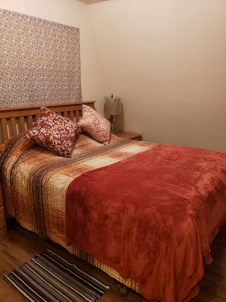 Off-grid Strawberry Point Goldmining Cabin Powered By Generator With City Water - Zion National Park