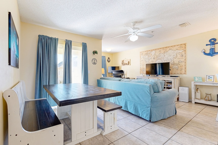 Spacious Condo W/ Balcony In Navarre Beach With Shared Pool - Navarre, FL