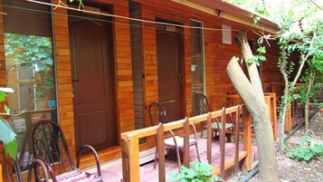 Quarto Twin Básico | Terraço/pátio interior