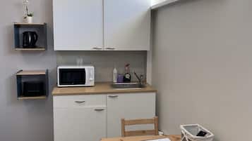Quarto Básico | Com decoração personalizada, com mobília individualizada