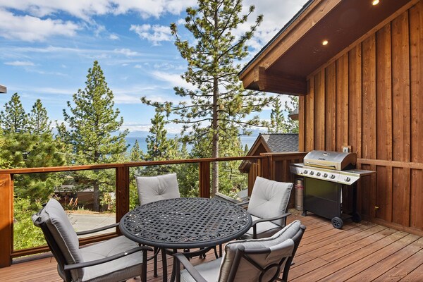 Mountain Chalet Lake Views W\/ Bbq On Deck, Pool Table, Minutes From Tahoe City - Tahoe City, CA