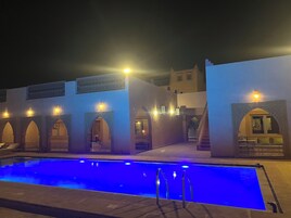 Piscina interna, piscina externa