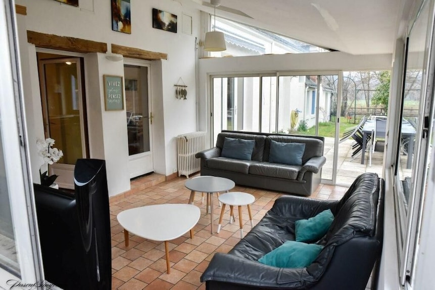 Gîte Chez Stéphanie Montbazon, Longère 5 Chambres Au Cœur Du Village - 15pers - Indre-et-Loire