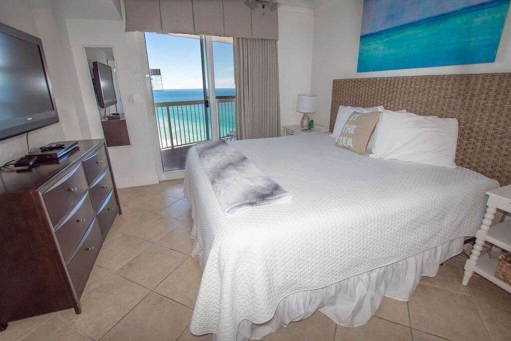 1912 | Killer Views + Tiki Bar + 3 Pools + Hot Tubs! - Destin, FL