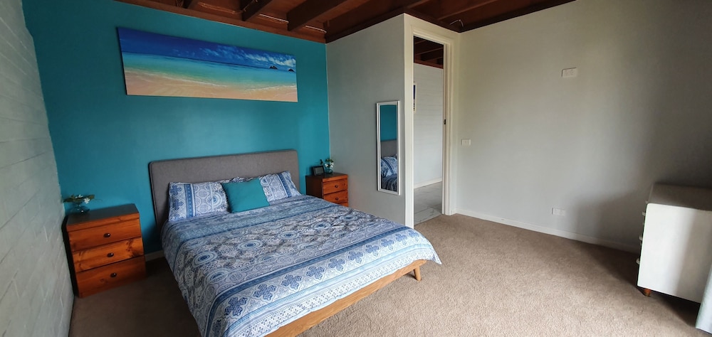 Catalina Coastal Getaway / Family Friendly Home - Batemans Bay