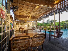 Café da manhã, almoço e jantar