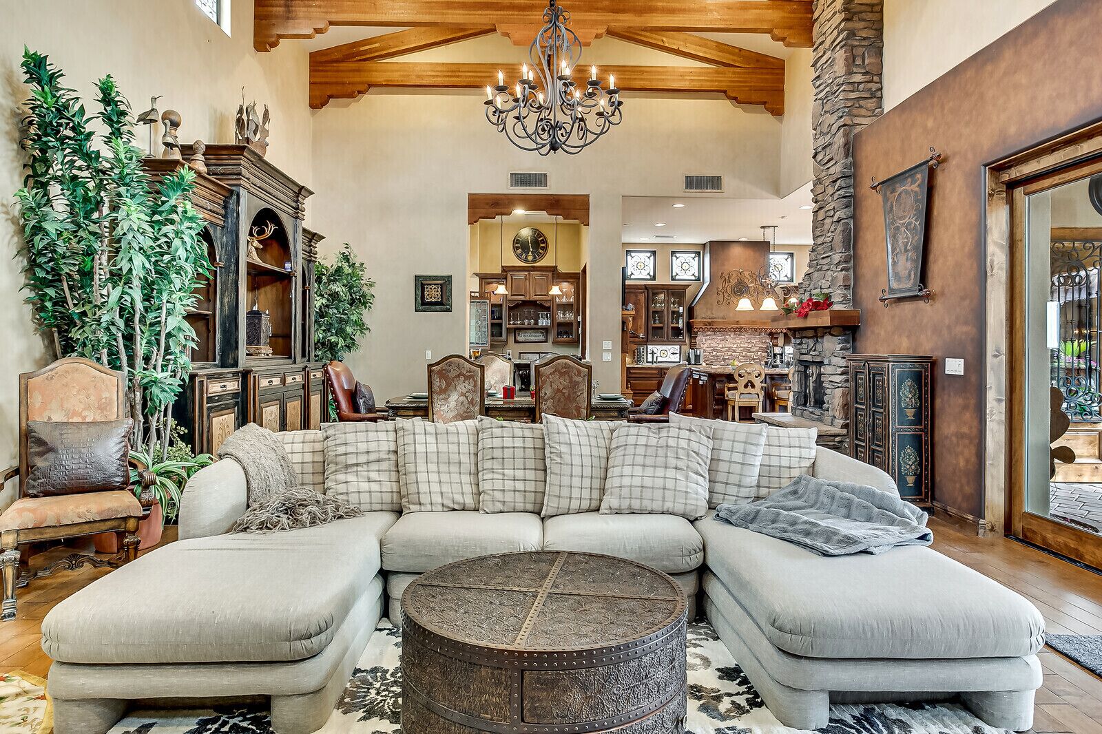 New Heated Resort Pool , Jacuzzi, Out Door Sound System, Secluded Courtyard.<br> - Scottsdale, AZ