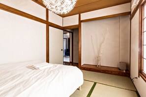 Apartamento | 2 quartos, cortinas/cortinados opacos, ferro/tábua de engomar 