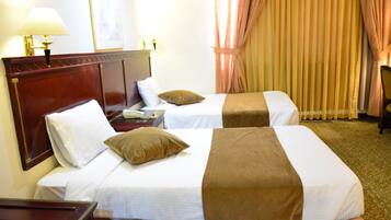 Escrivaninha, espaço de trabalho para notebook, Wi-Fi de cortesia