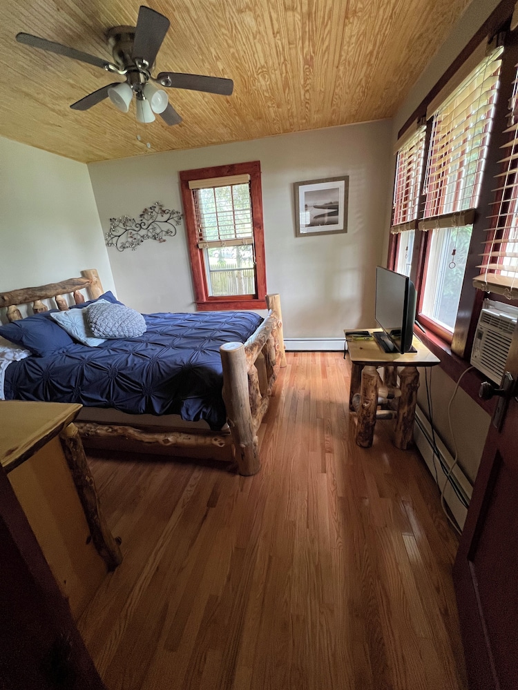 Enjoy The Magic Of The Catskills In Your Private Lakefront Home - Bethel, NY