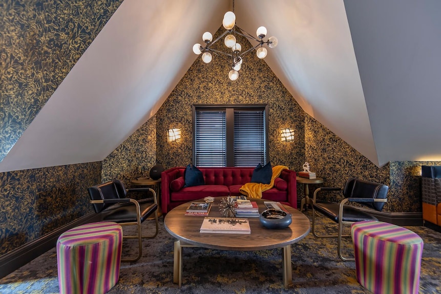 Luxury Vacation Rental In The Heart Of Bloomington - 블루밍턴