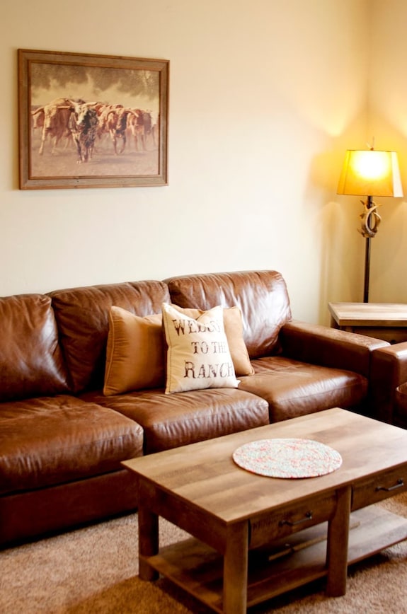 Main Street Apt. With Theater Room Near West Yellowstone And The Tetons - Ashton, ID