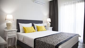 Quarto Duplo Standard, 1 quarto, varanda | Cofre no quarto, cortinas/cortinados opacos, Wi-fi grátis