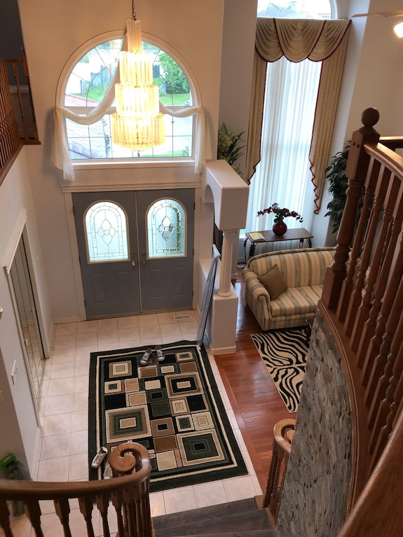 Beautiful 2 Story- 2800sq Ft Home In North Edmonton - Alberta