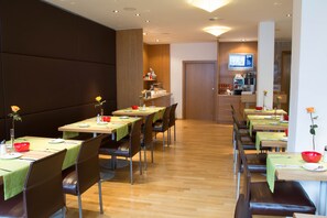 Buffet de pequeno-almoço