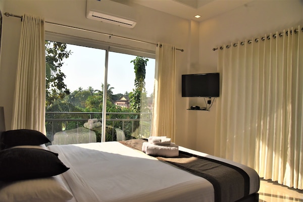 Quarto Duplo Deluxe | Lençóis de algodão egípcio, roupa de alta qualidade, edredões de penas