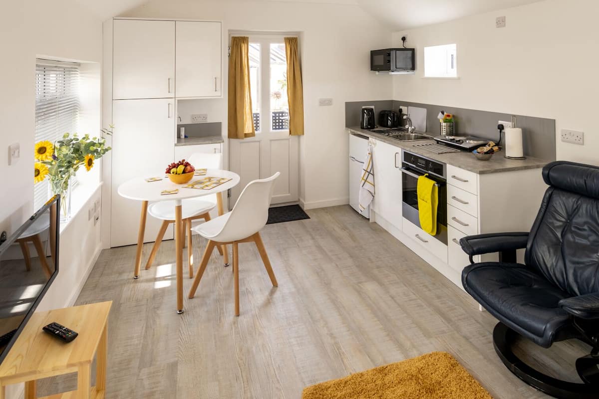 Estúdio Standard, casa de banho anexa (First Floor) | Cozinha partilhada