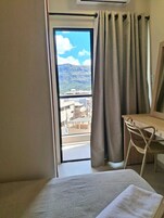 Quarto casal | Cofres nos quartos, Wi-Fi de cortesia, roupa de cama