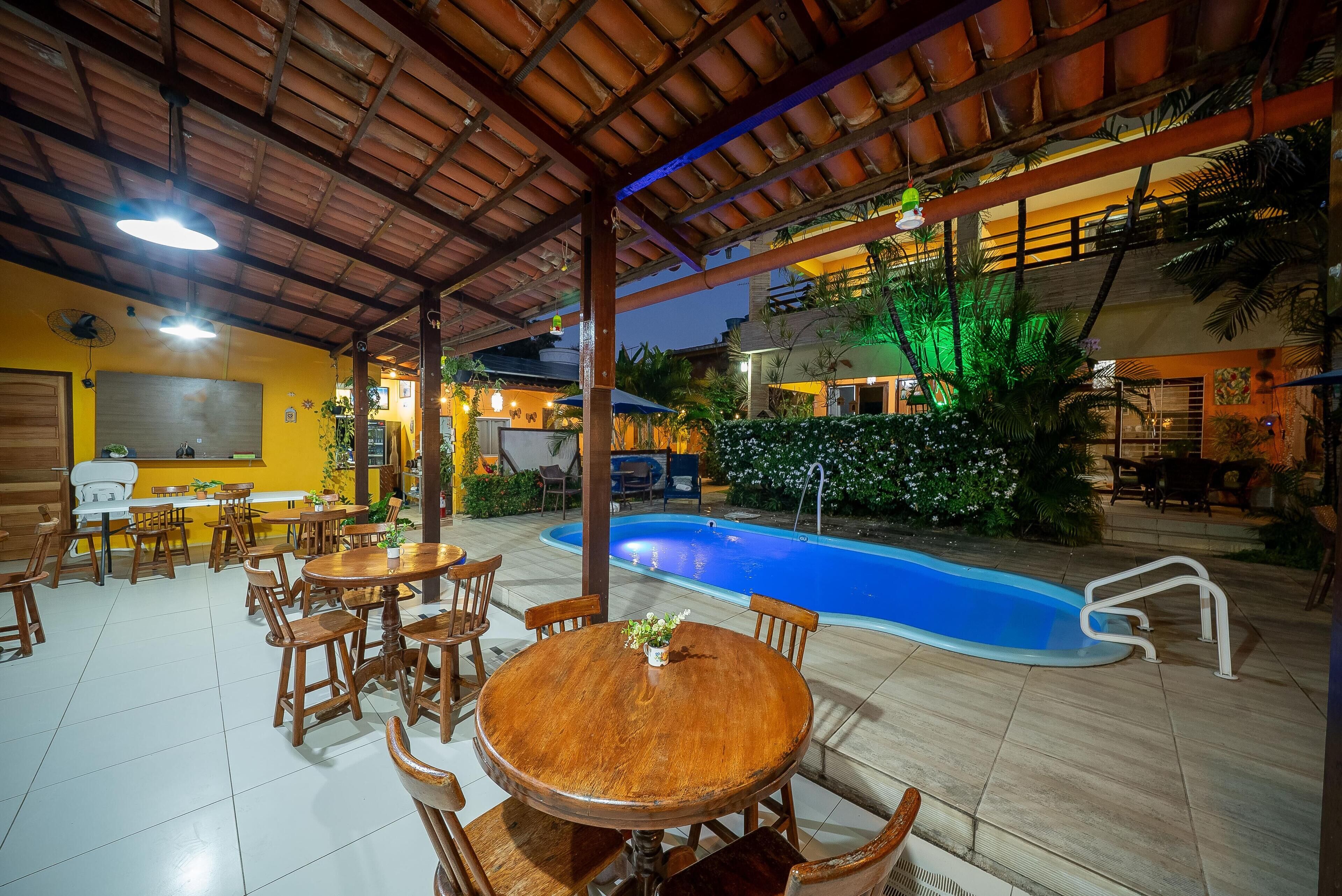 Café da manhã com buffet grátis todos os dias
