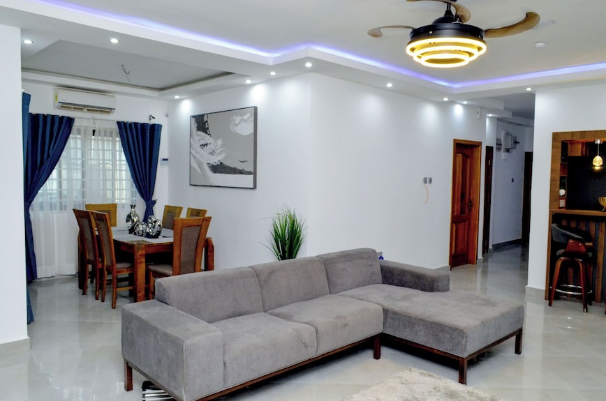 Amazing 3 Bedroom House On Spintex Road Accra - Accra