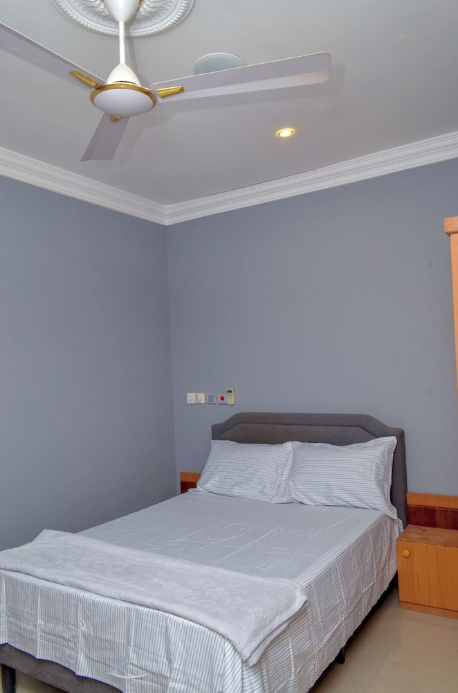 Amazing 3 Bedroom House On Spintex Road Accra - Accra