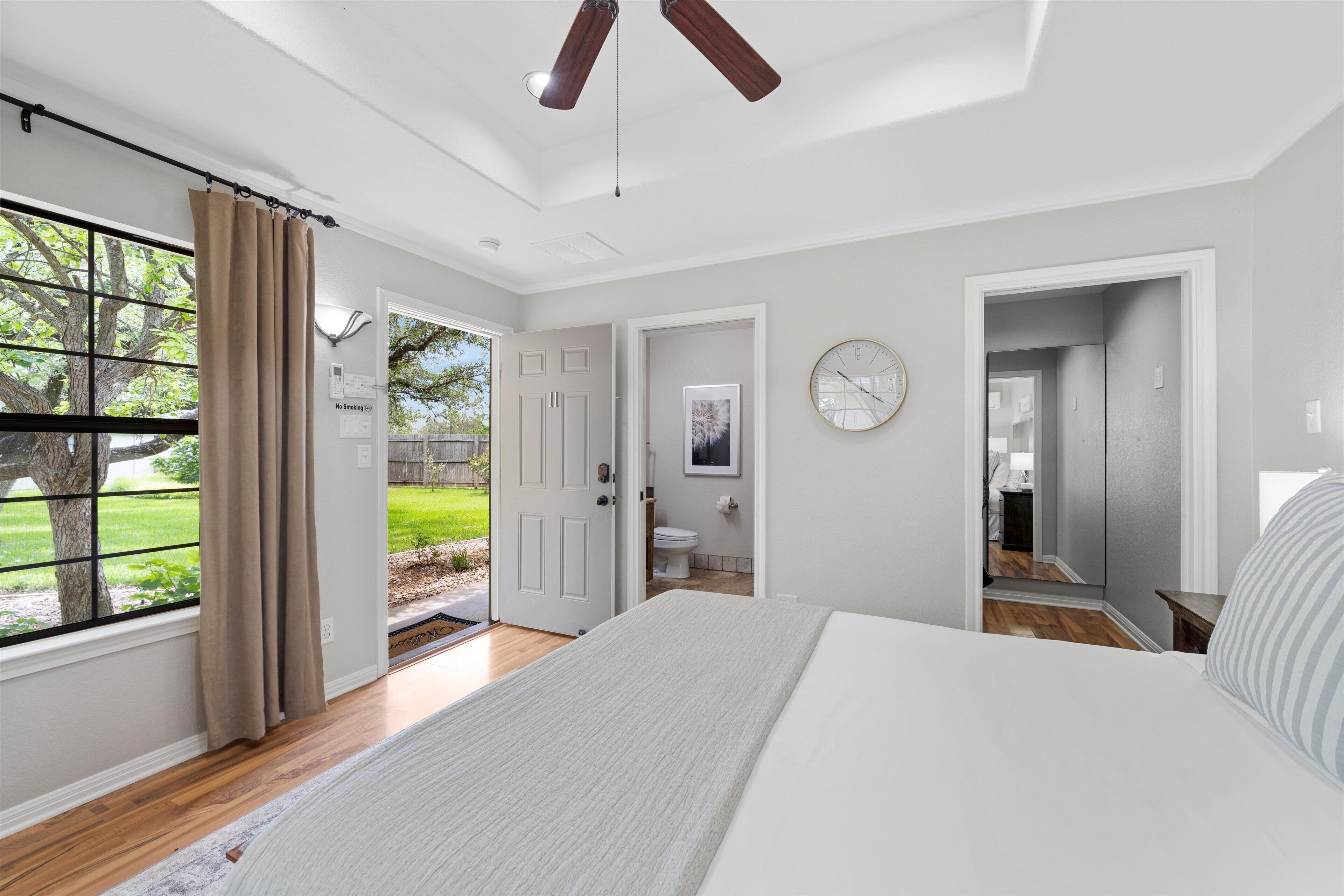 Rare Find!! Private Suite On Country Retreat Covered With Trees Plus Pool! - Texas