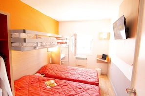 Cortinas blackout, Wi-Fi de cortesia, roupa de cama