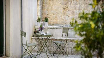 Estúdio (Studio Apartment) | Terraço/pátio