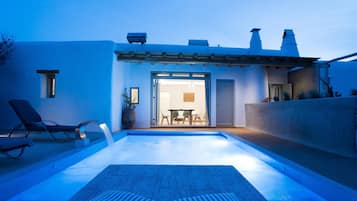 6 piscinas externas, guarda-sóis, espreguiçadeiras