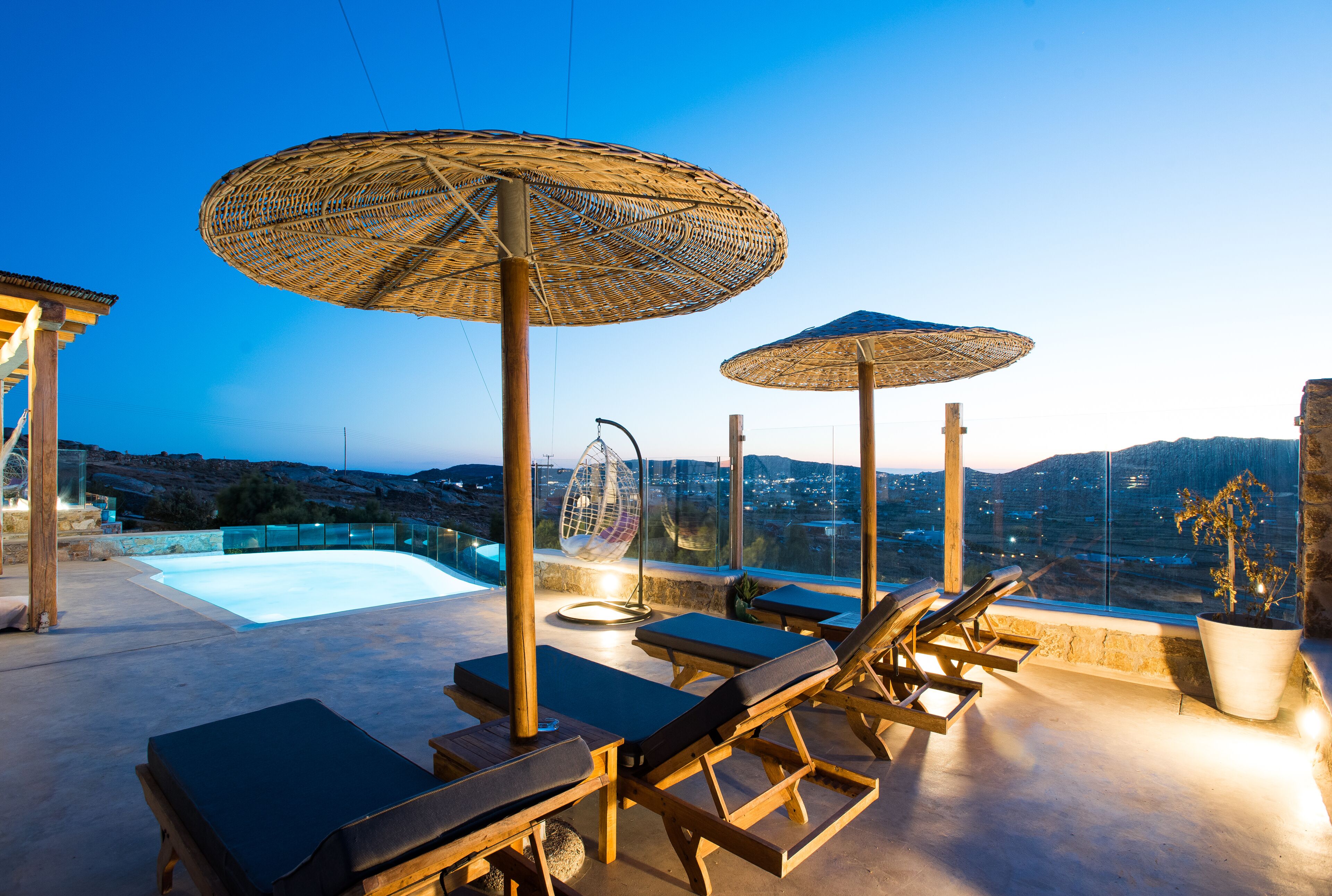 Apartamento luxo, 2 quartos, piscina particular, vista para a cidade | Terraço/pátio