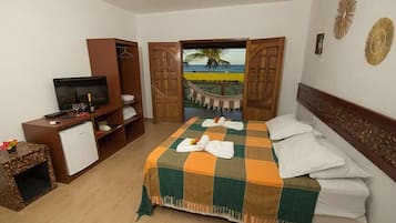Suíte luxo, para não fumantes, vista para o mar | 1 quarto, frigobar, espaço de trabalho para notebook, Wi-Fi de cortesia