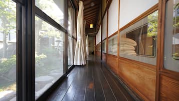 Suíte (1F,8Guests,PrivateRoom,ShowerToilet) | Vista do quarto