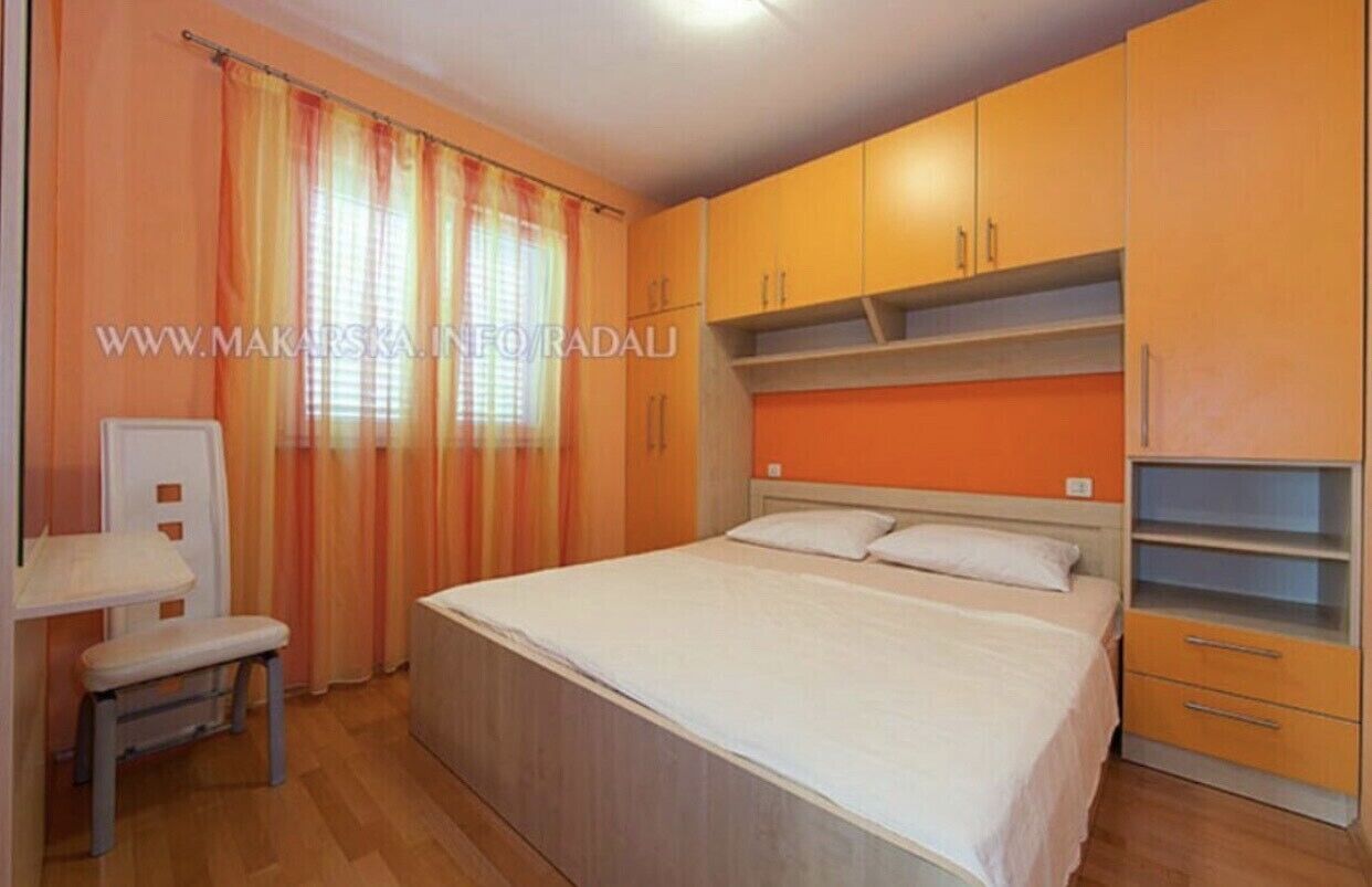 House,grill,near Main Beach And Street Kala ,Garage - Baška Voda