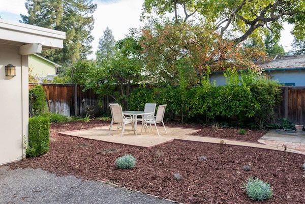 La: Spacious + Comfortable In Palo Alto - Palo Alto