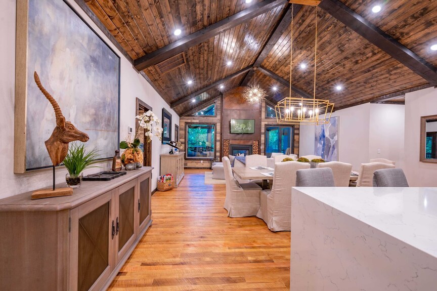 Serengeti Features Three King Master Suites And Bunk Room Bordering National Forest - 布羅肯鮑