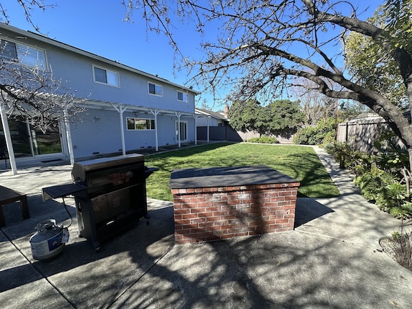 Psd: Stunning & Modern Luxury In Cupertino - Los Altos, CA